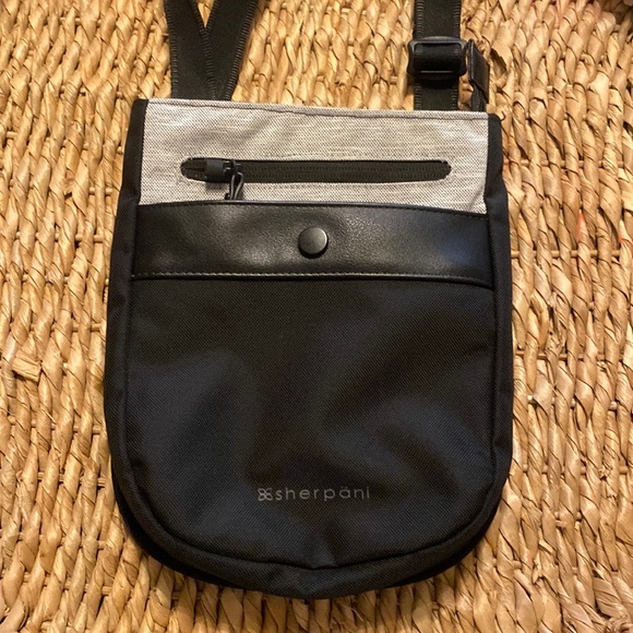 Sherpani | Bags | Sherpani Crossbody | Poshmark